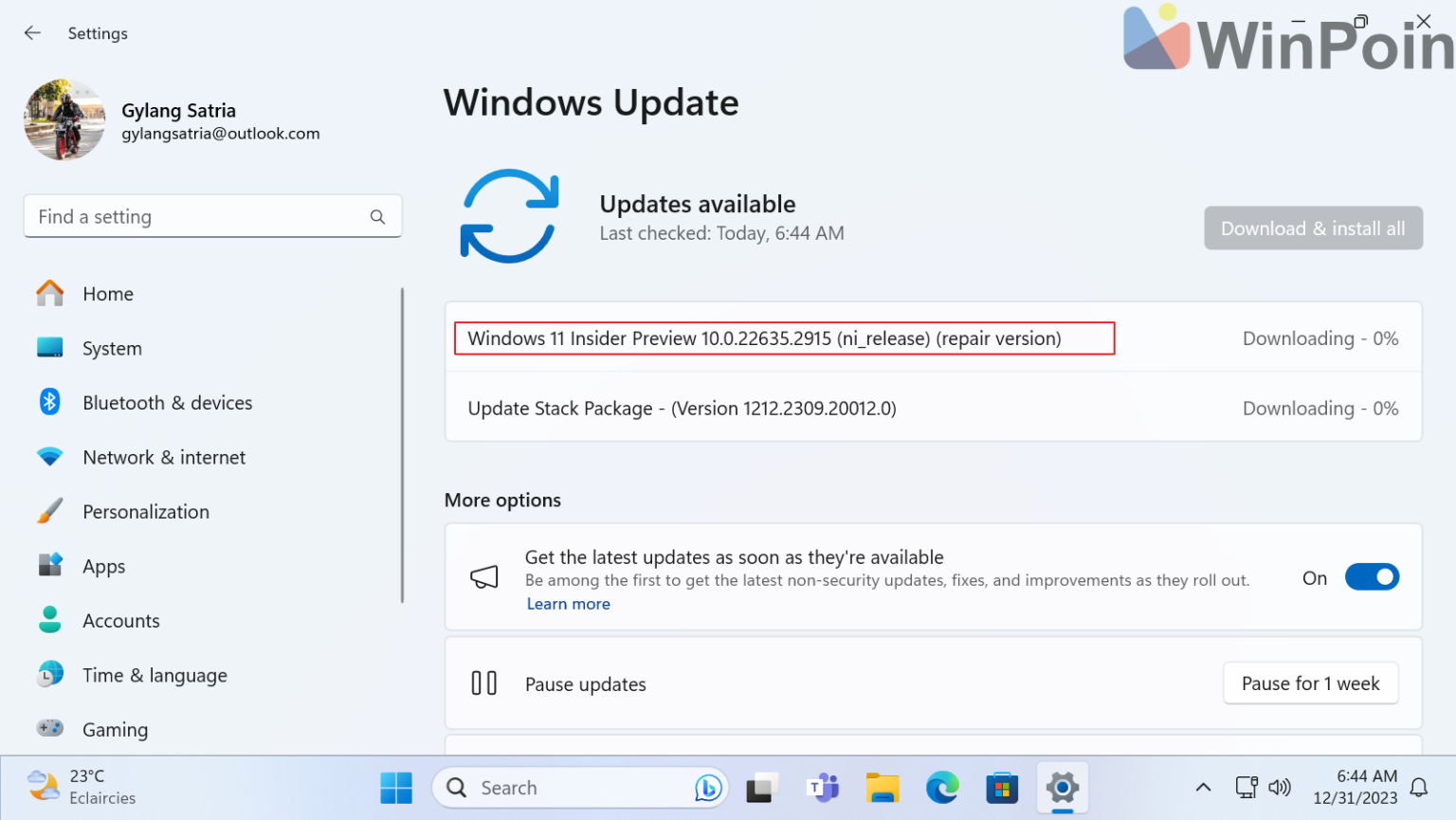 Cara Membuat Tampilan Taskbar Windows 11 Lebih Transparan | WinPoin